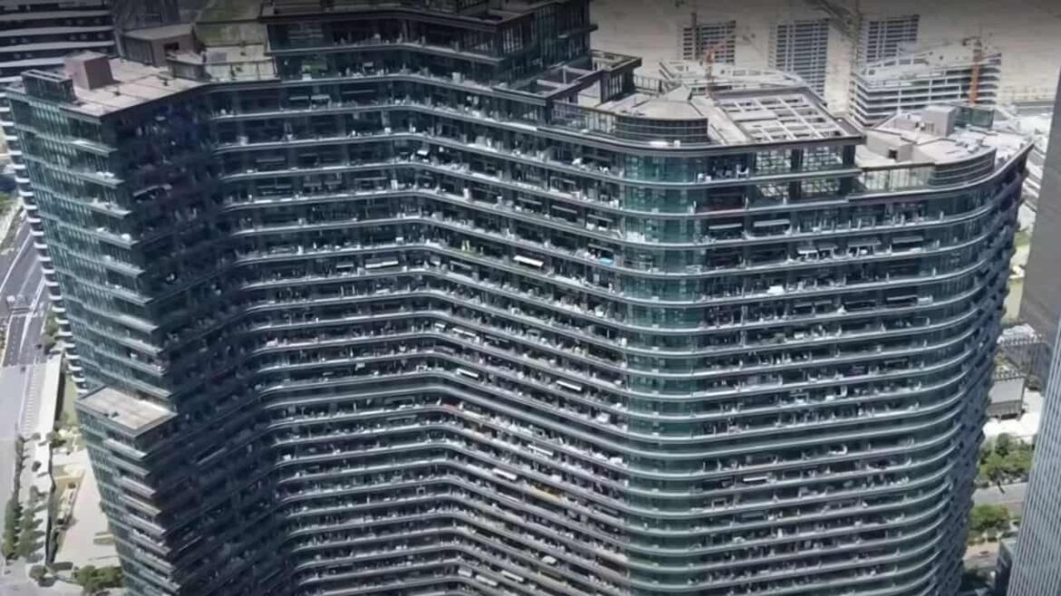 Regent International Apartment: A Look Inside The World's Largest ...