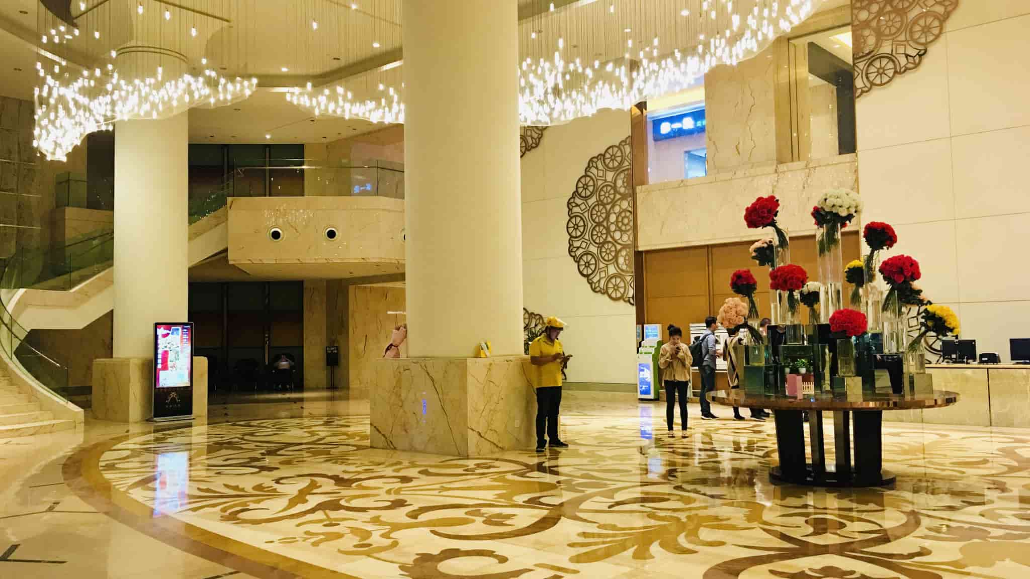 Regent International Apartment: A Look Inside The World's Largest ...