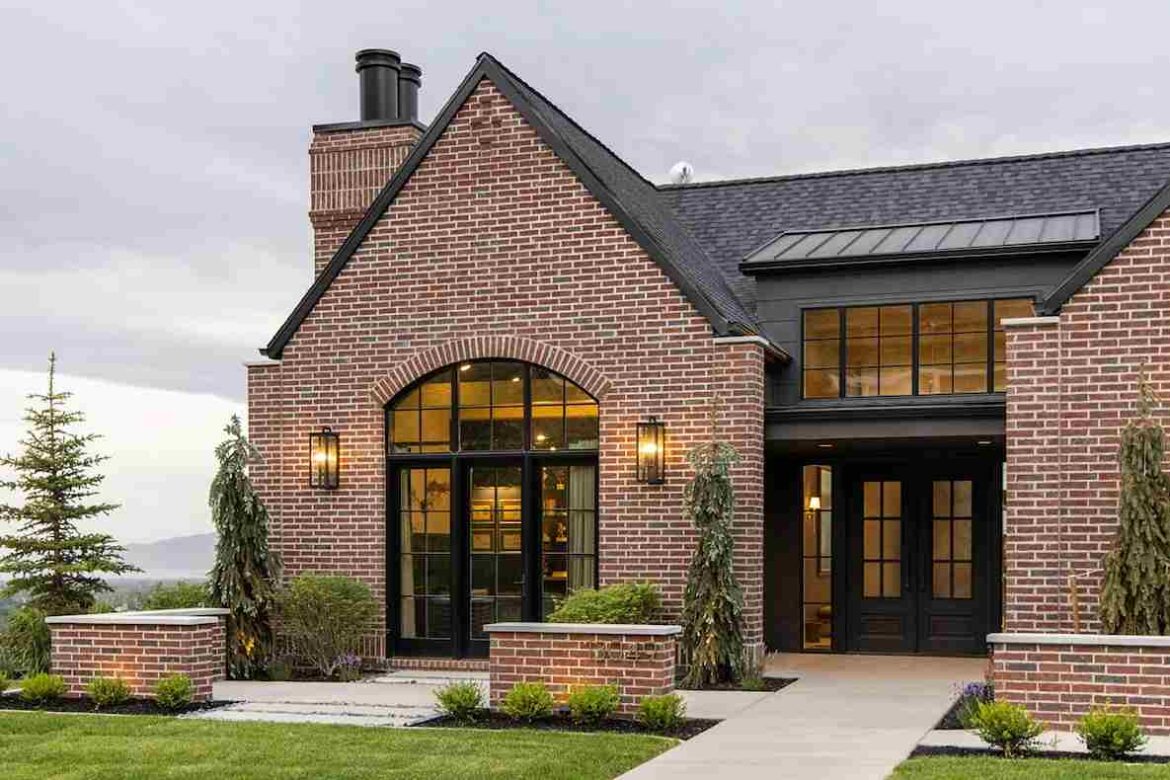 15 Ideas To Design Red Brick House With Black Trim: A Timeless ...