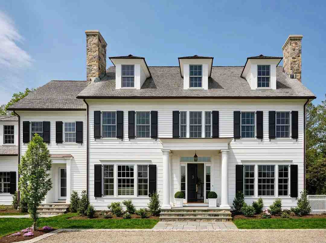 20 Ideas to Design White House with Black Gutters - Tangy House