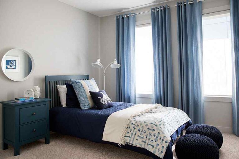22 Versatile Blue and Grey Living Room Ideas - Tangy House